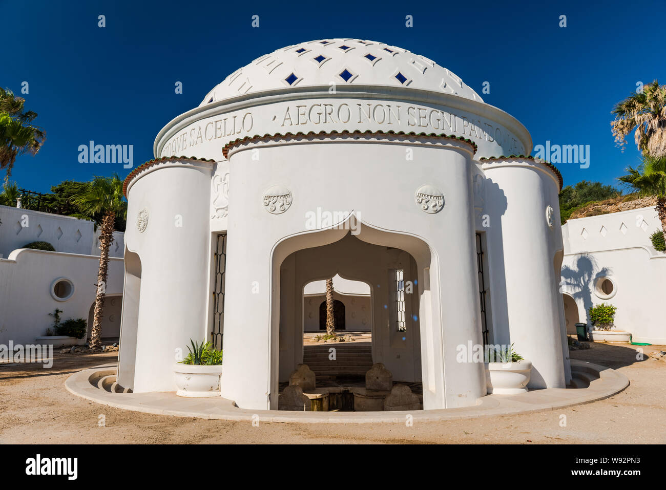 Kalithea Frühling Therme Architektur außen bei Tageslicht, Rhodos ...