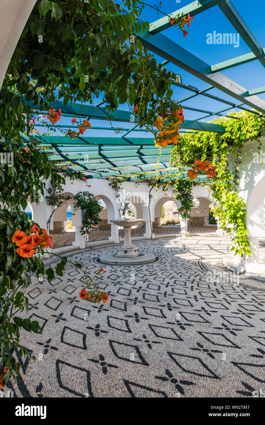 Kalithea Quellen Therme Schönes, typisch griechische Innenraum, Rhodos ...