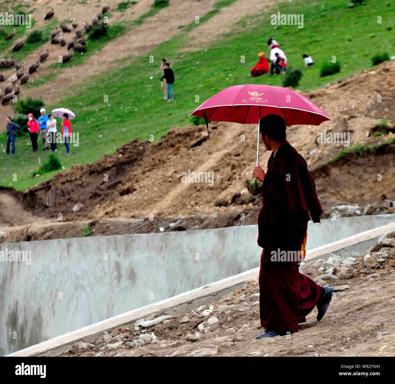 Sky burial tibet -Fotos und -Bildmaterial in hoher Auflösung – Alamy