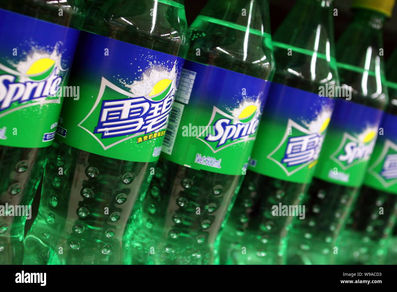 Sprite trinken Stockfotos und -bilder Kaufen - Alamy
