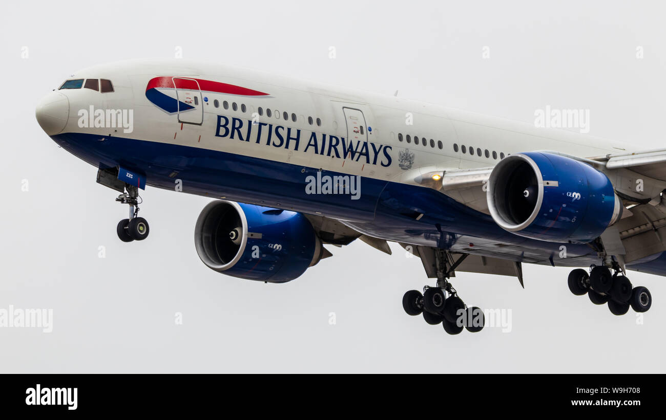 Ba 777 landing -Fotos und -Bildmaterial in hoher Auflösung – Alamy