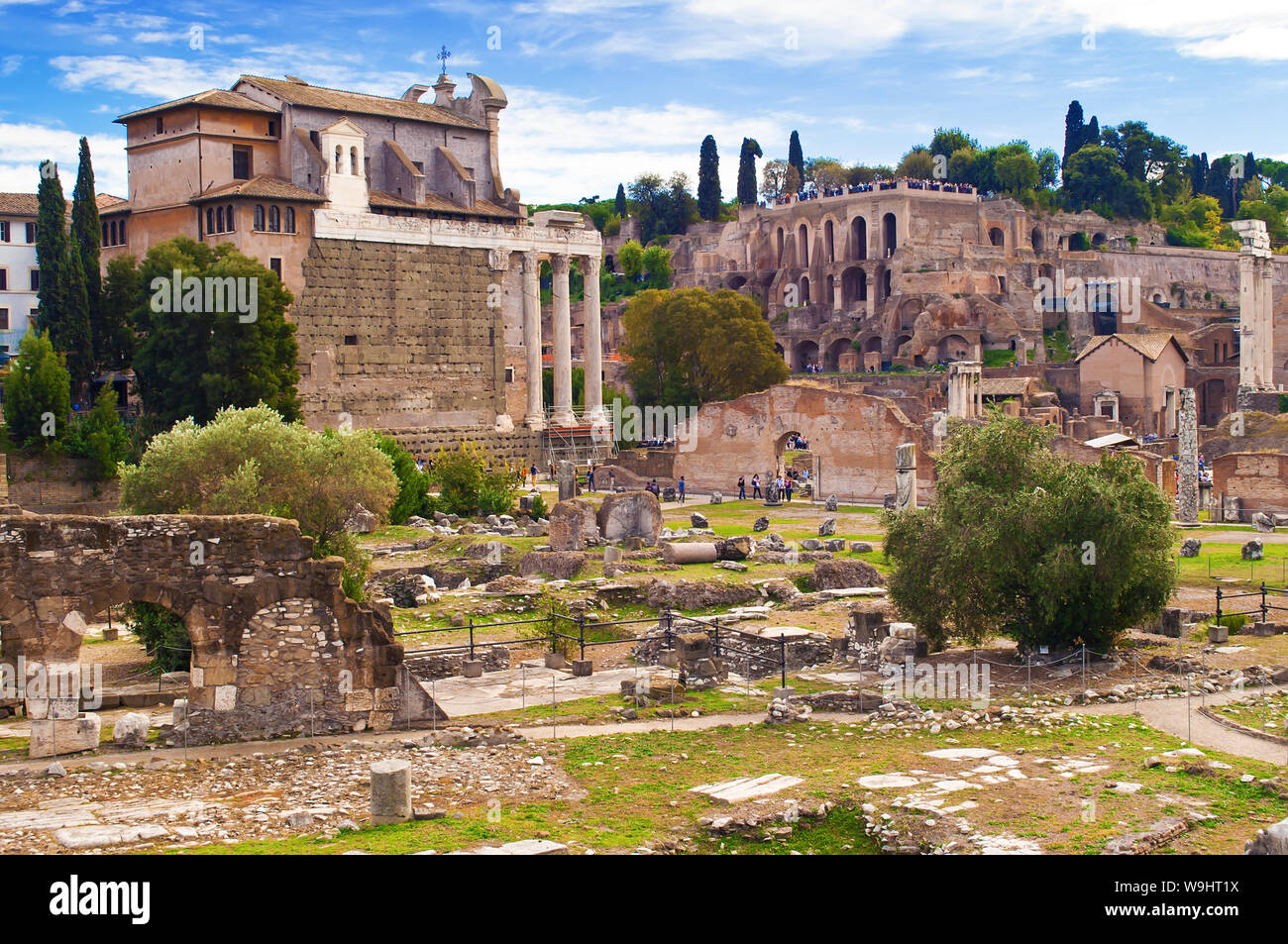 Ruinen des Forum Romanum, Palatin, Ausgrabungsstätte mit vielen Spalten ...