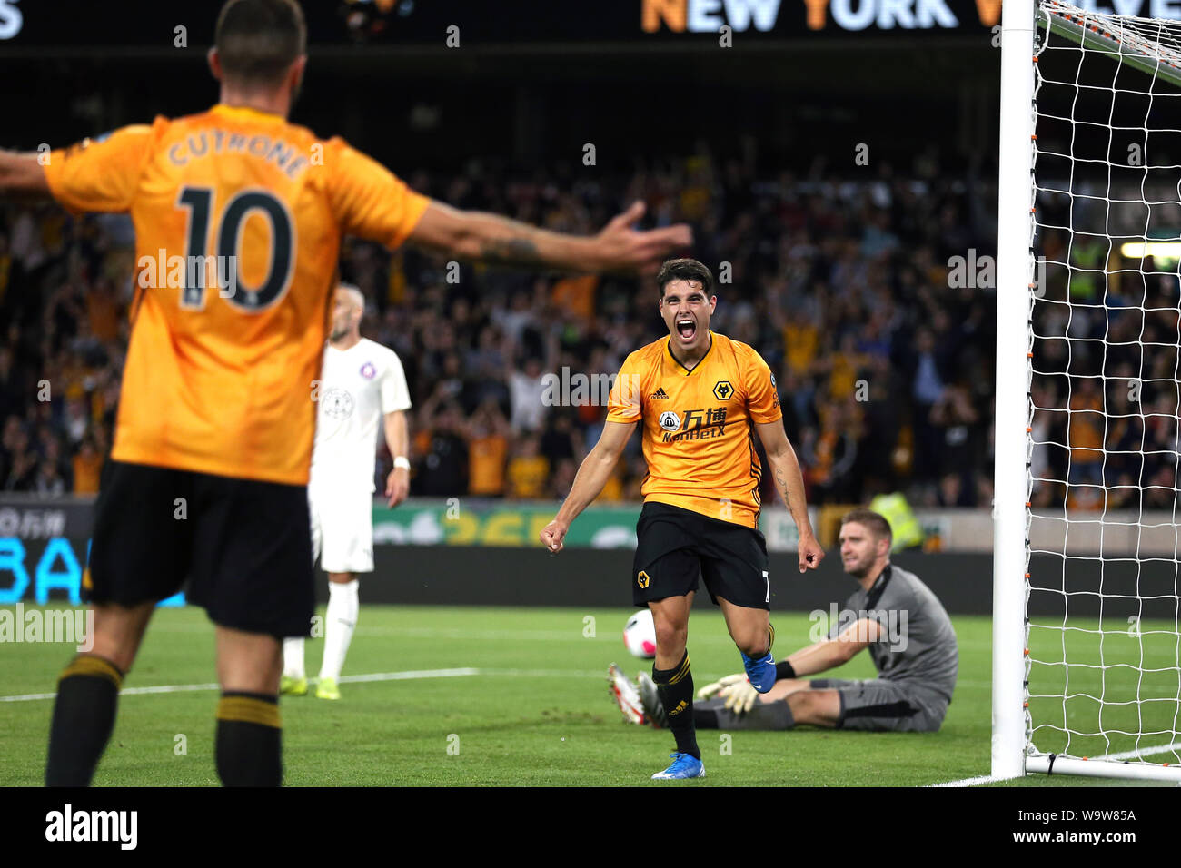 Wolverhampton wanderer lomba pedro neto feiert torerfolg -Fotos und ...