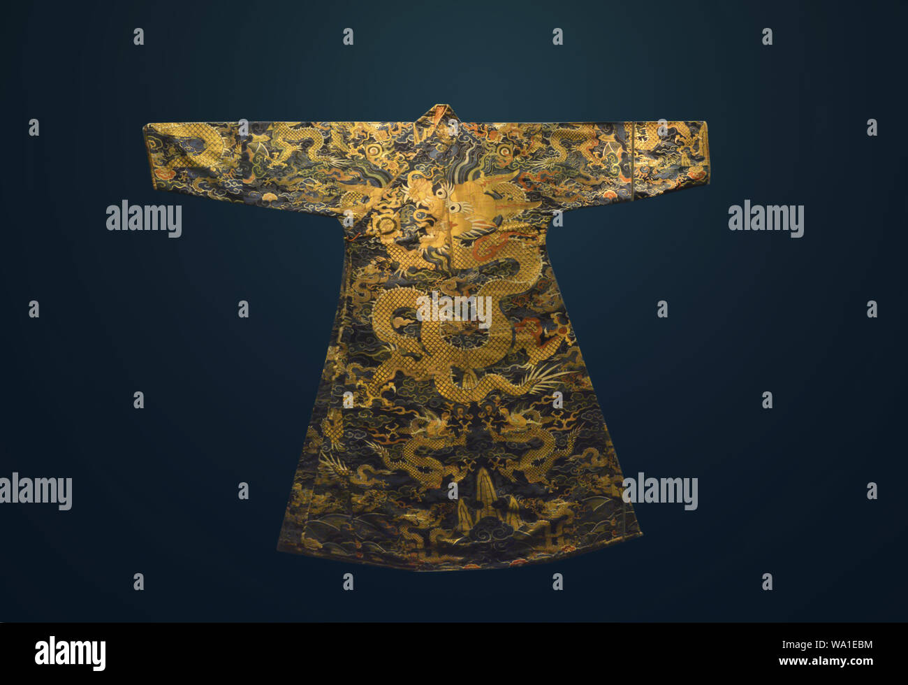 Dragon robe -Fotos und -Bildmaterial in hoher Auflösung – Alamy