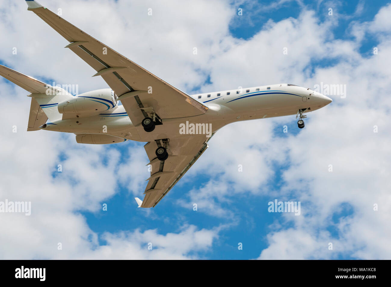 BOMBARDIER BD -700-1 A11 Corporate Jet Landung am Flughafen Lexington ...