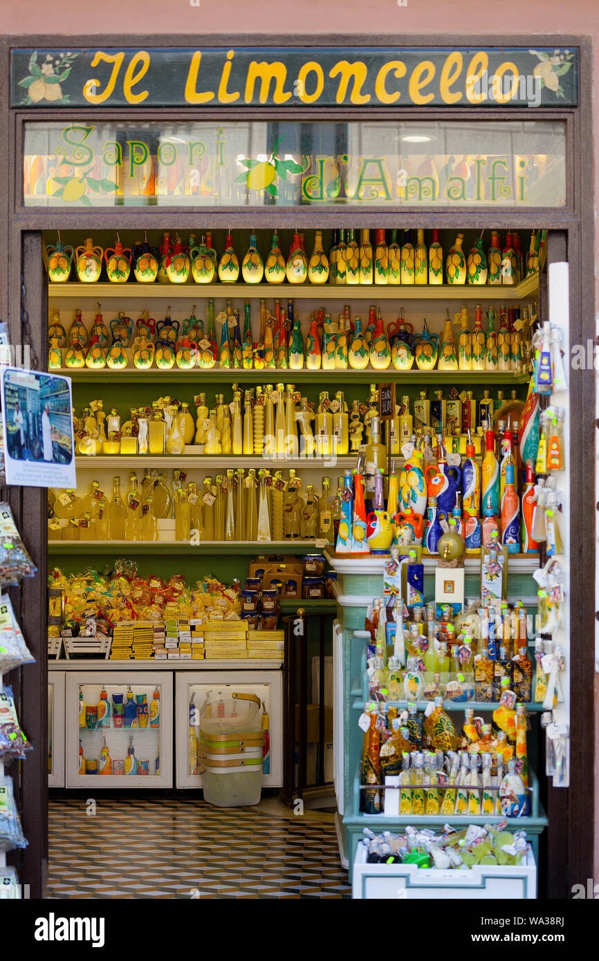 Limoncello shop -Fotos und -Bildmaterial in hoher Auflösung – Alamy