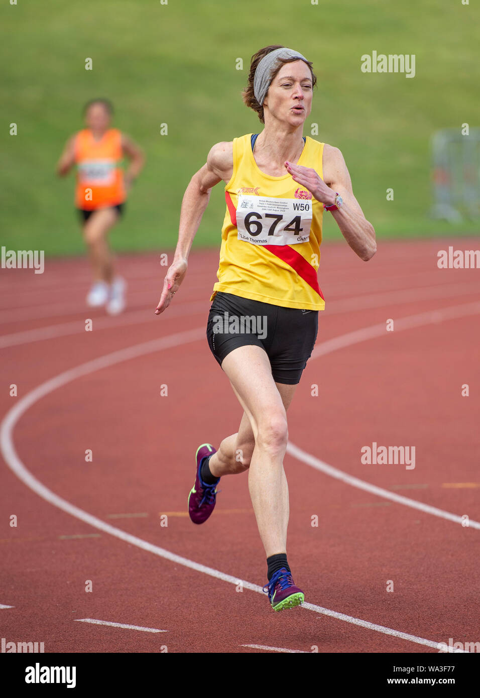 - BIRMINGHAM ENGLAND 10 AUG 2019: Lisa Thomas W50 (674) konkurrieren in ...