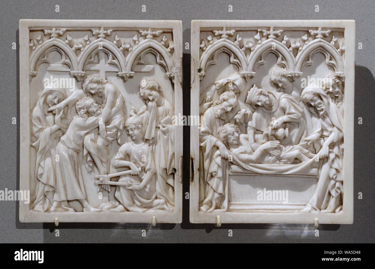 Ivory diptych -Fotos und -Bildmaterial in hoher Auflösung – Alamy