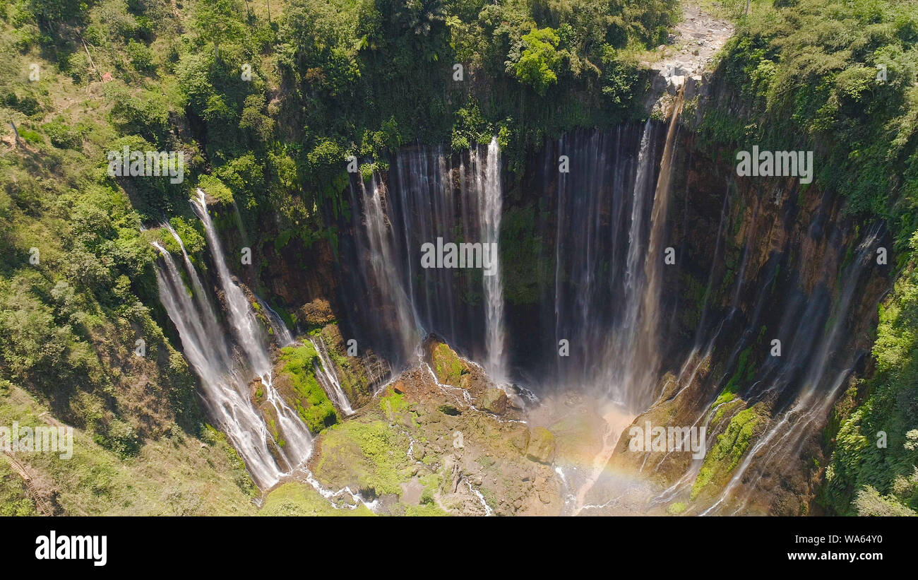 Luftaufnahme Wasserfall Chupan sewu in Java, Indonesien. Wasserfall in ...