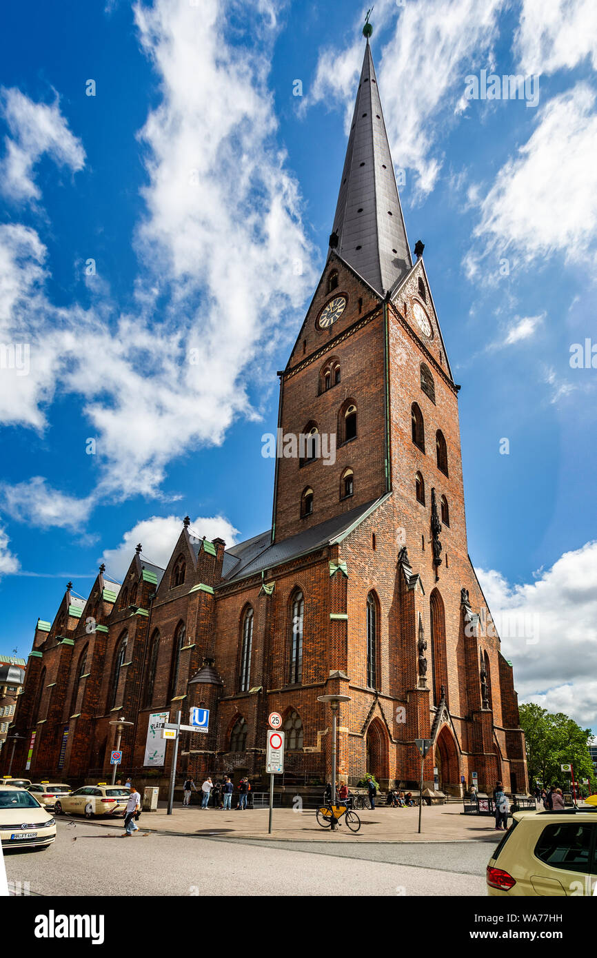 Gotischer stil der kirche -Fotos und -Bildmaterial in hoher Auflösung ...