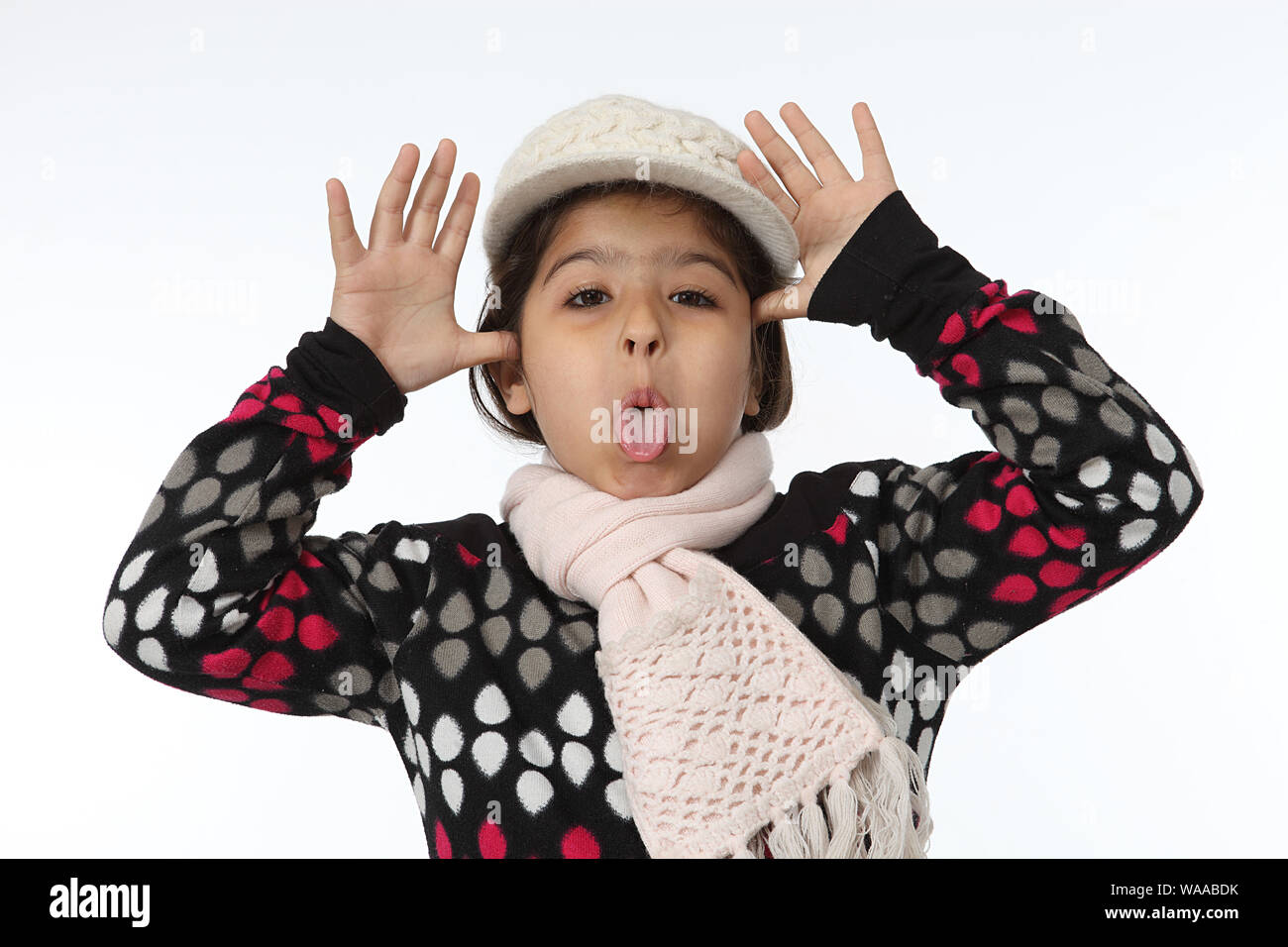 Mädchen necken teasing -Fotos und -Bildmaterial in hoher Auflösung – Alamy