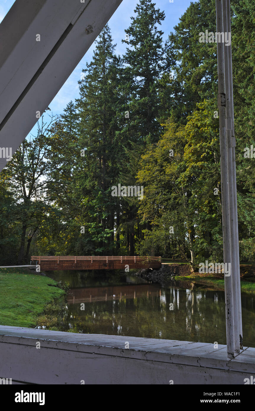 Stayton-Jordon Covered Bridge im Pioneer Park, Stayton, Oregon. Offenen ...