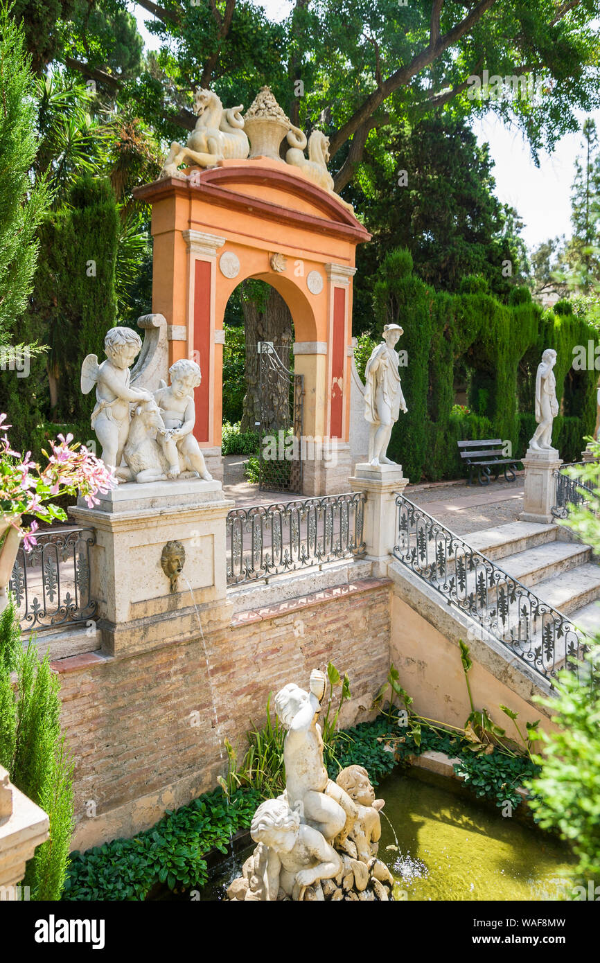 Valencia, Spanien -07/20/2019: Monforte Garten - Jardines de Monforte ...