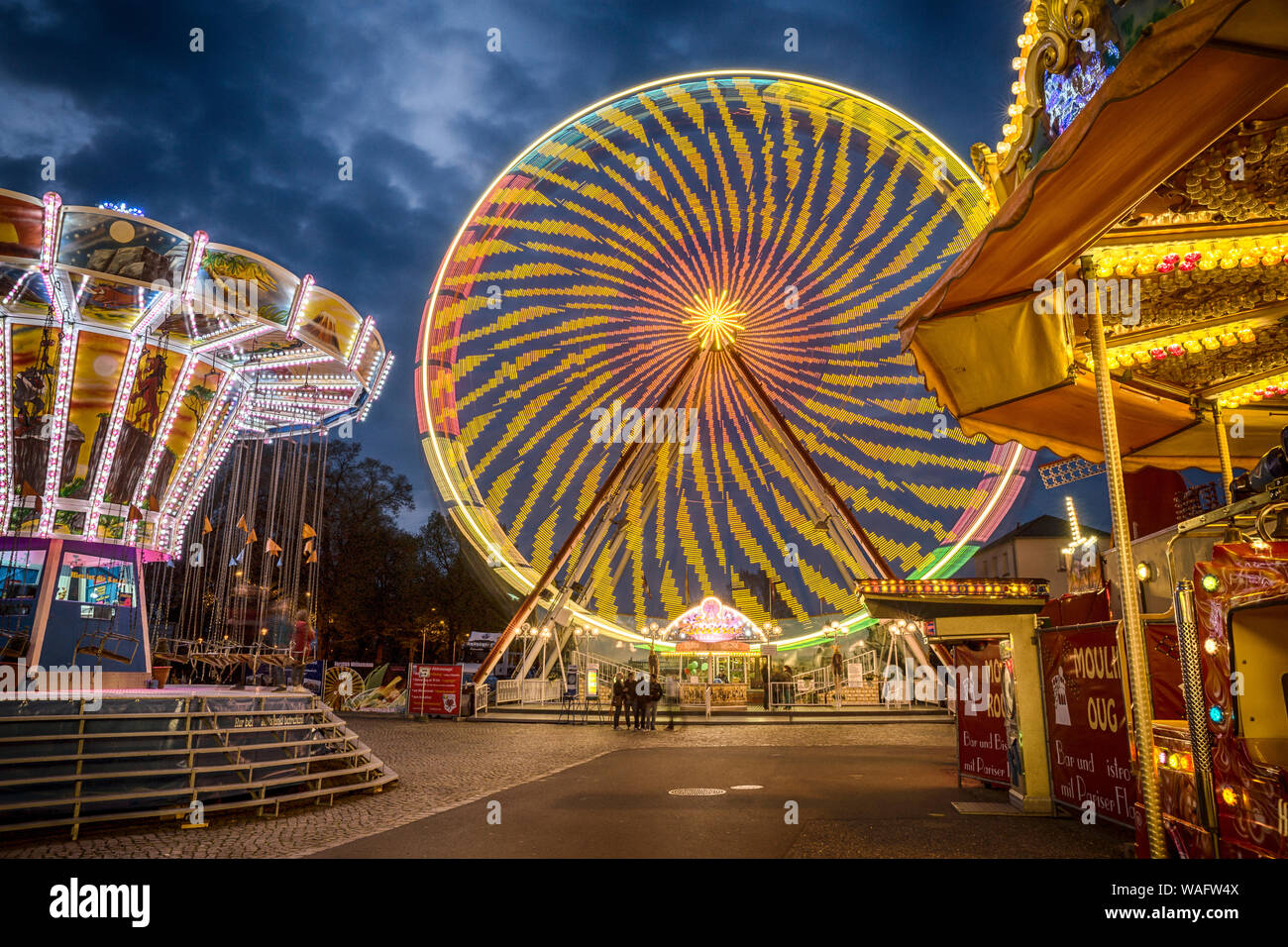 Kirmes jahrmarkt -Fotos und -Bildmaterial in hoher Auflösung – Alamy