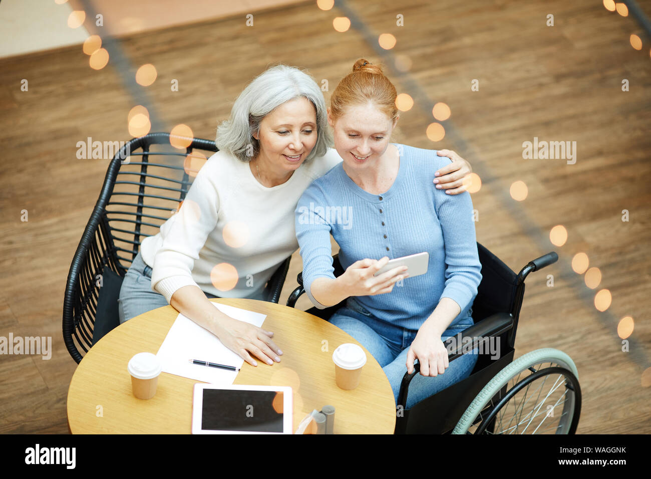 Junge behinderte frau -Fotos und -Bildmaterial in hoher Auflösung – Alamy