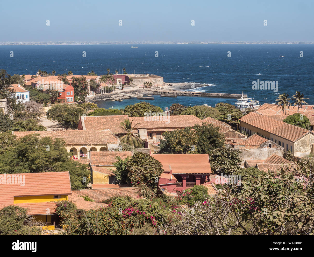 Blick auf goree -Fotos und -Bildmaterial in hoher Auflösung – Alamy