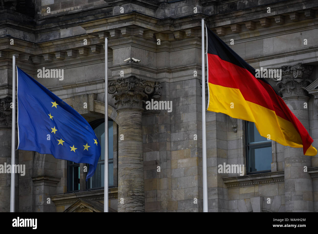 Deutschland fahnen -Fotos und -Bildmaterial in hoher Auflösung – Alamy