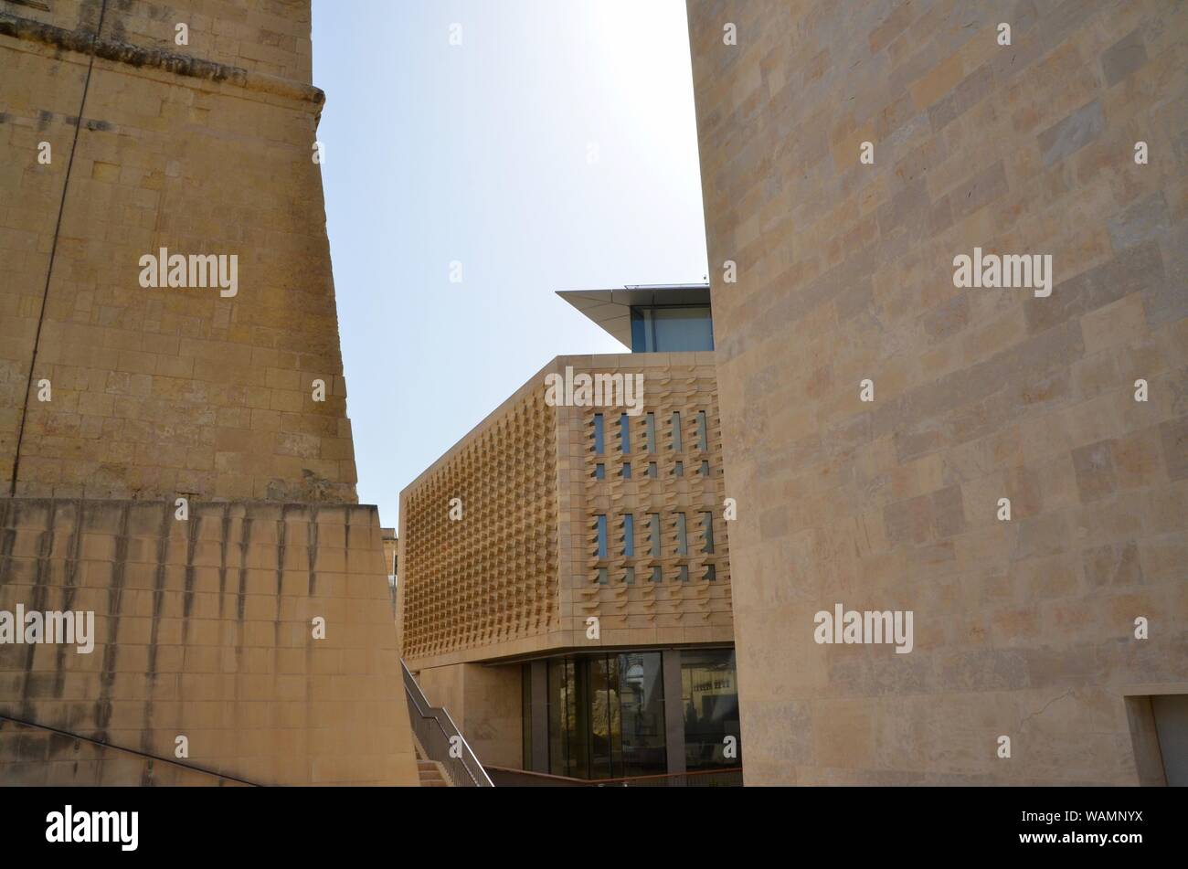 Parlament square valletta -Fotos und -Bildmaterial in hoher Auflösung ...