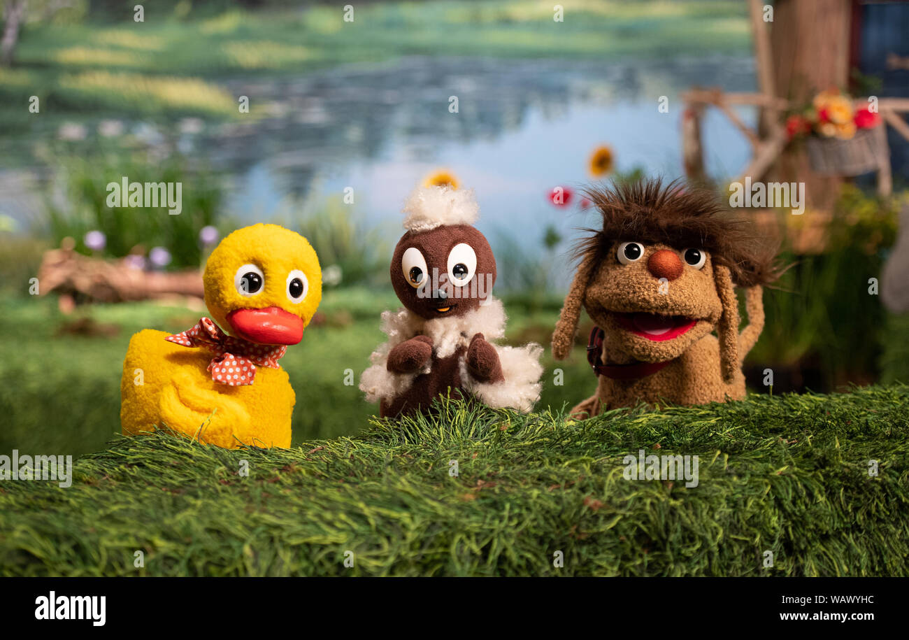 Hamburg, Deutschland. 22 Aug, 2019. Der das Sandmännchen Spielfiguren ...