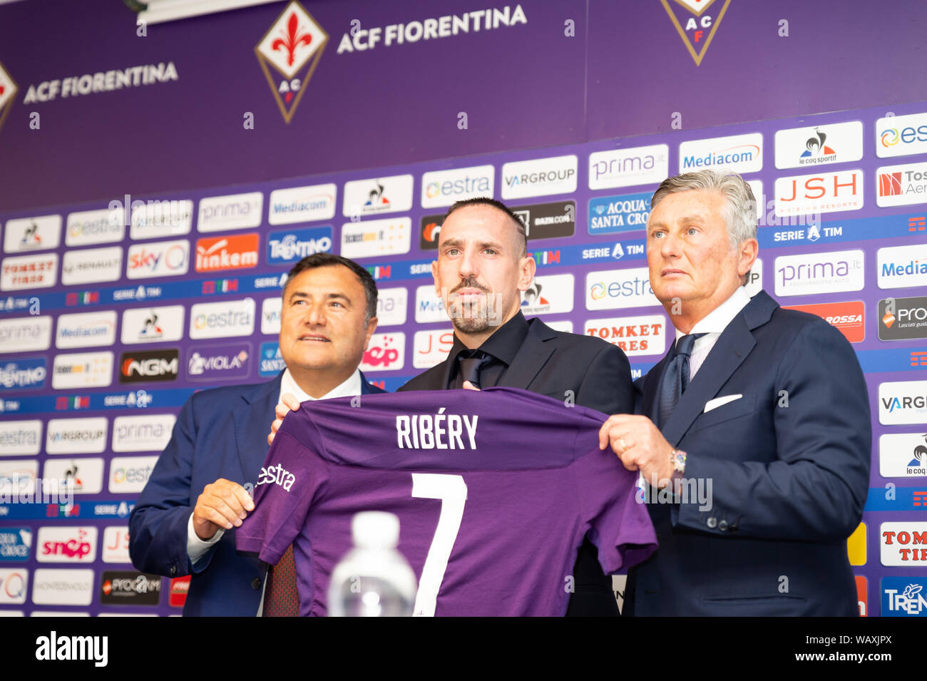 Maglia calcio -Fotos und -Bildmaterial in hoher Auflösung – Alamy