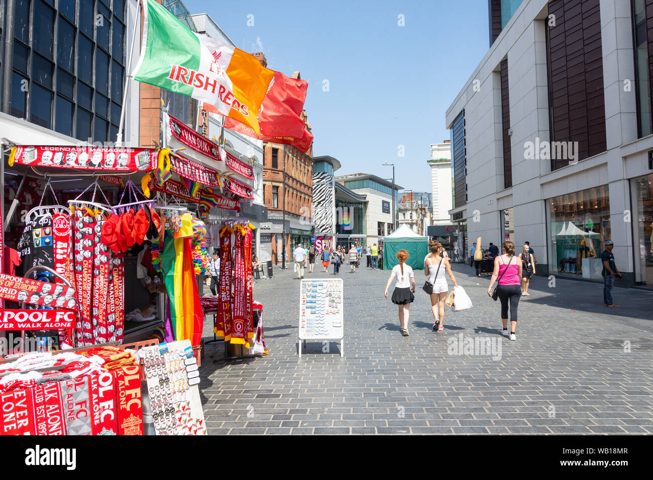 Liverpool supporter -Fotos und -Bildmaterial in hoher Auflösung – Alamy
