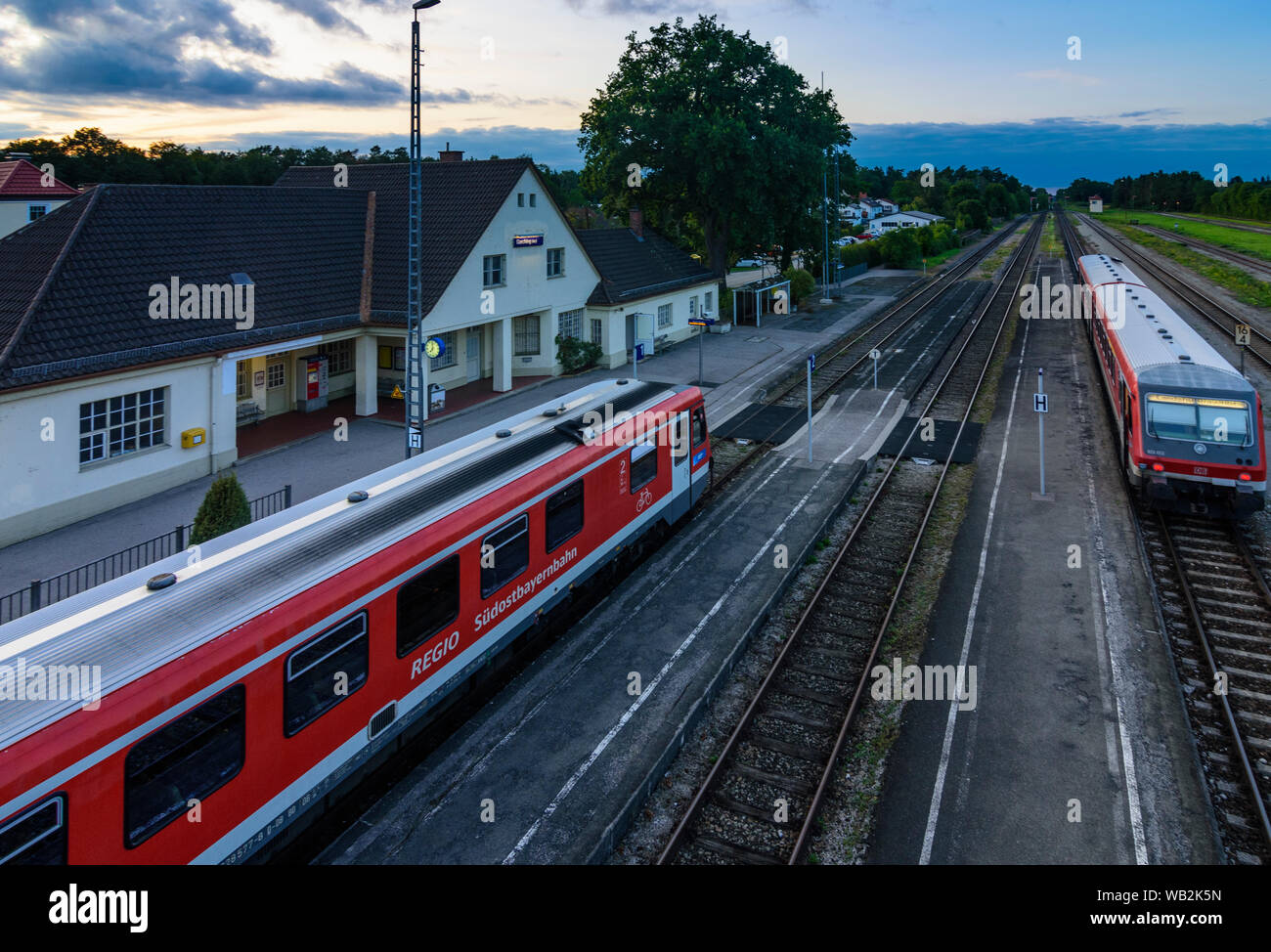 Garching an der Alz: Garching Bahnhof, S-Bahn der DB in Oberbayern, Inn ...