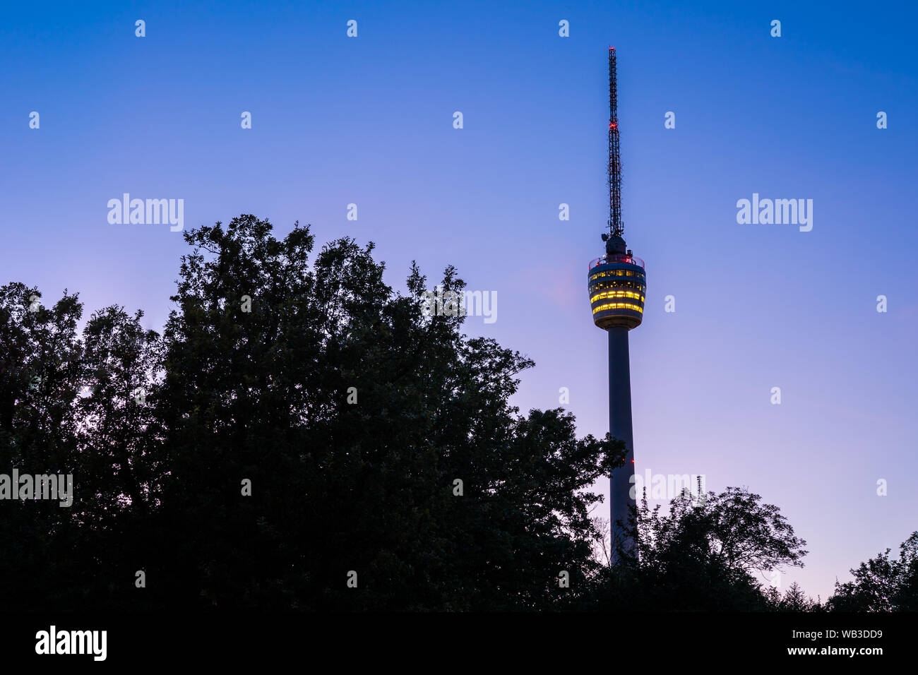 Fernsehturm fernsehturm -Fotos und -Bildmaterial in hoher Auflösung – Alamy
