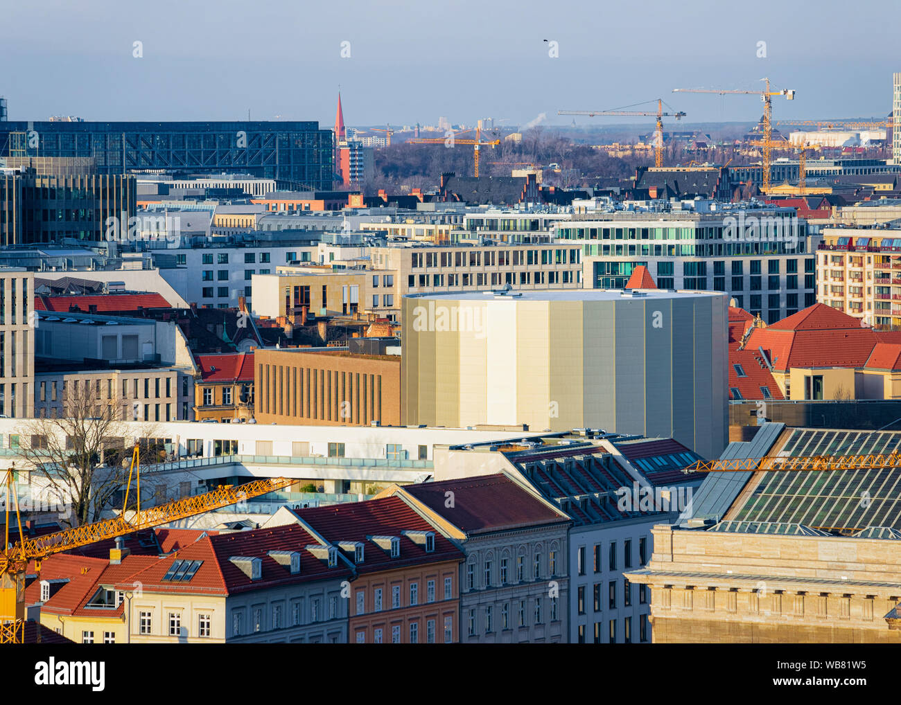 Luftaufnahme von Stadtbild im Zentrum der Innenstadt von Berlin ...