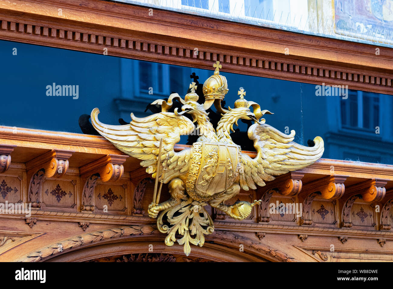 Goldene Wappen von Österreich-ungarn in der Altstadt von Graz in ...