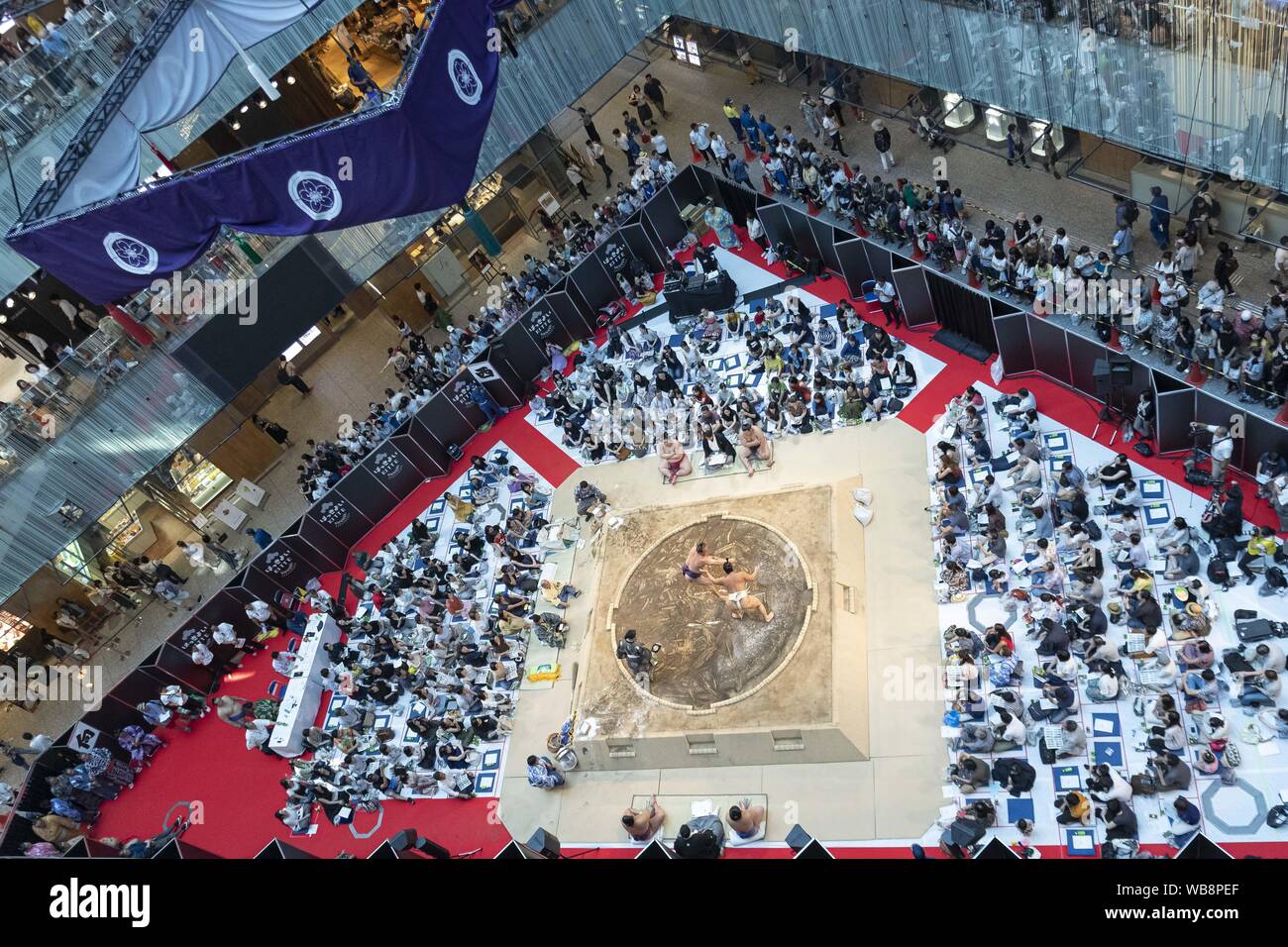 Tokio, Japan. 25 Aug, 2019. Sumo Ringer die Teilnahme an einem ...
