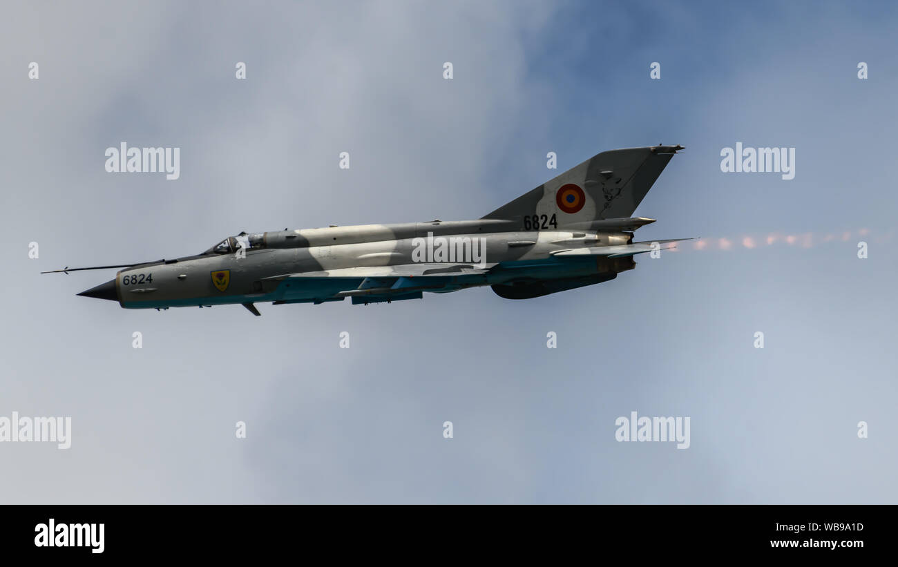 Romanian air force mig 21 fighter -Fotos und -Bildmaterial in hoher ...
