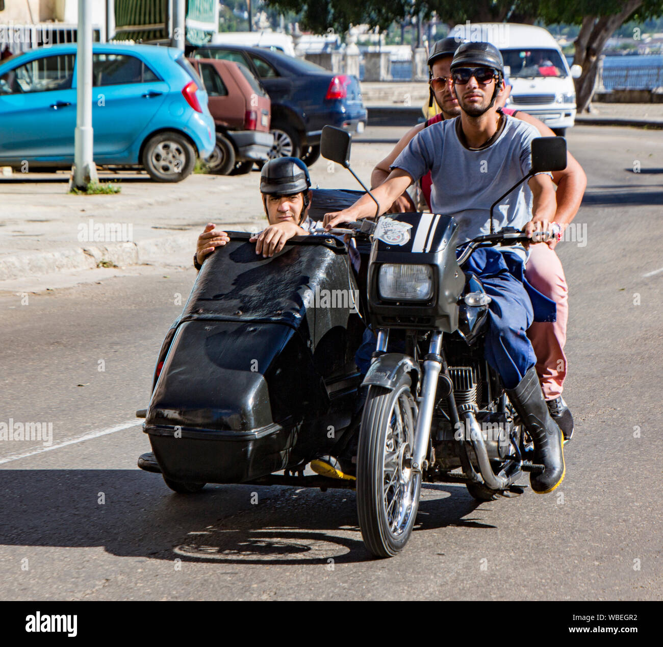 Cuba havana bike motorbike -Fotos und -Bildmaterial in hoher Auflösung ...