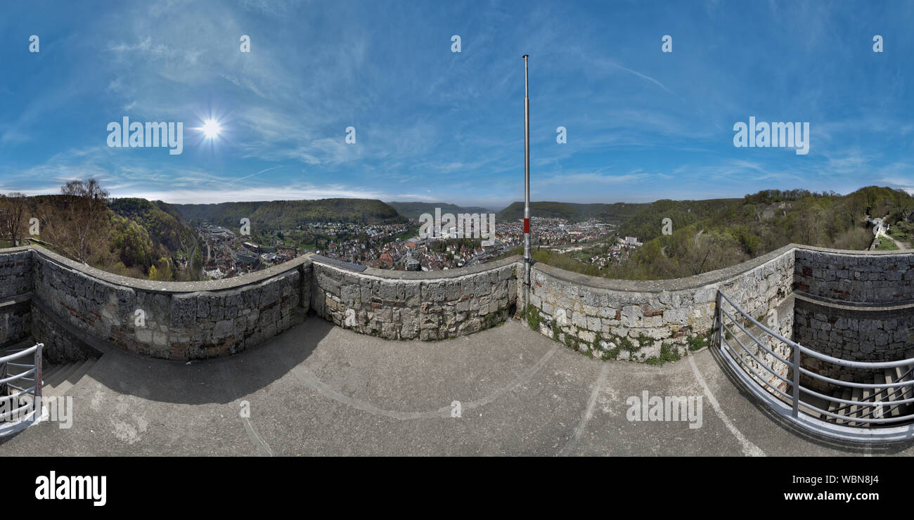 Blick über die Stadt Geislingen und das Filstal Tal von Burg ...