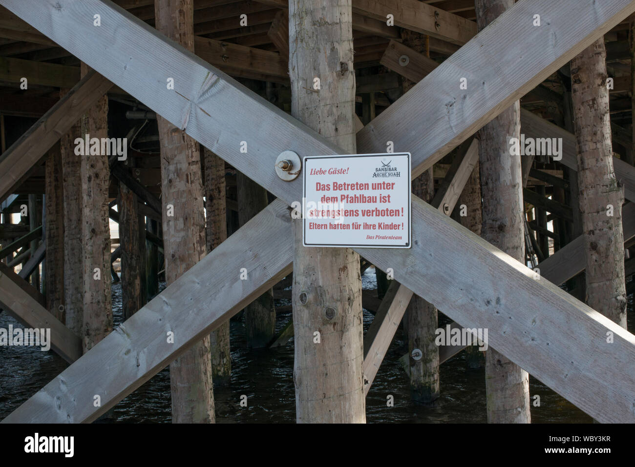 Brückenträger aus holz -Fotos und -Bildmaterial in hoher Auflösung – Alamy
