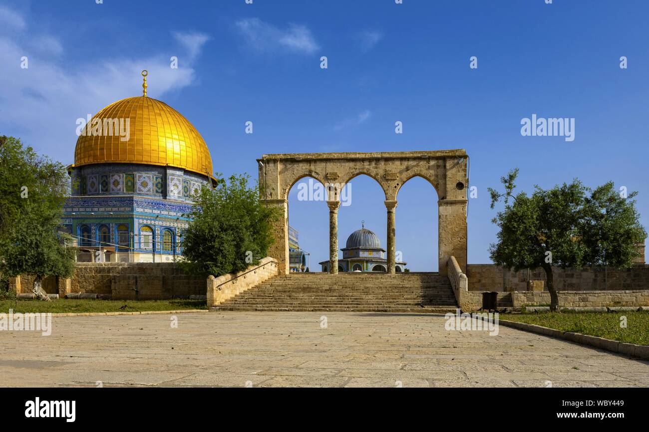 Golden gate temple mount old -Fotos und -Bildmaterial in hoher ...