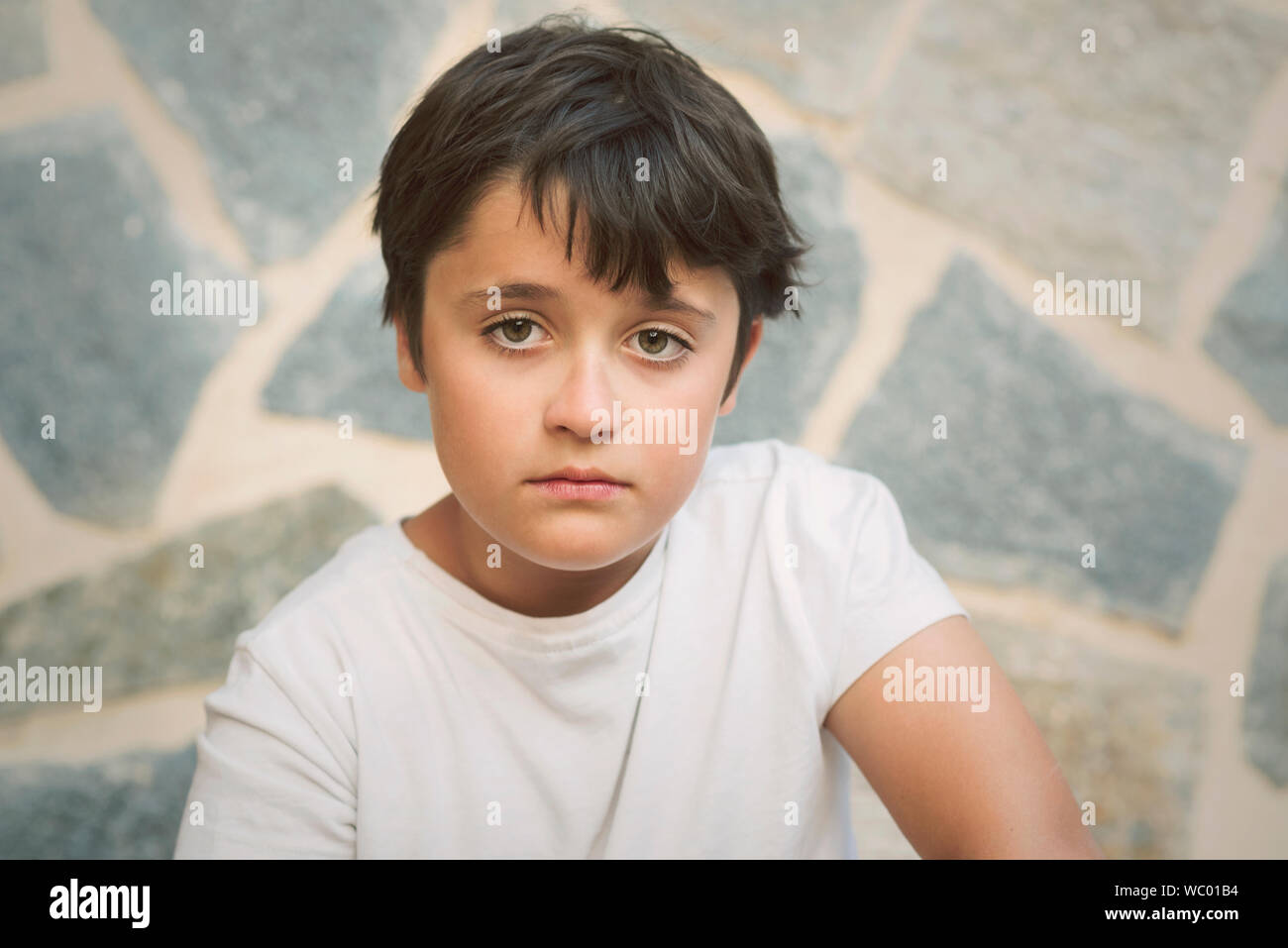 Autismo triste -Fotos und -Bildmaterial in hoher Auflösung – Alamy