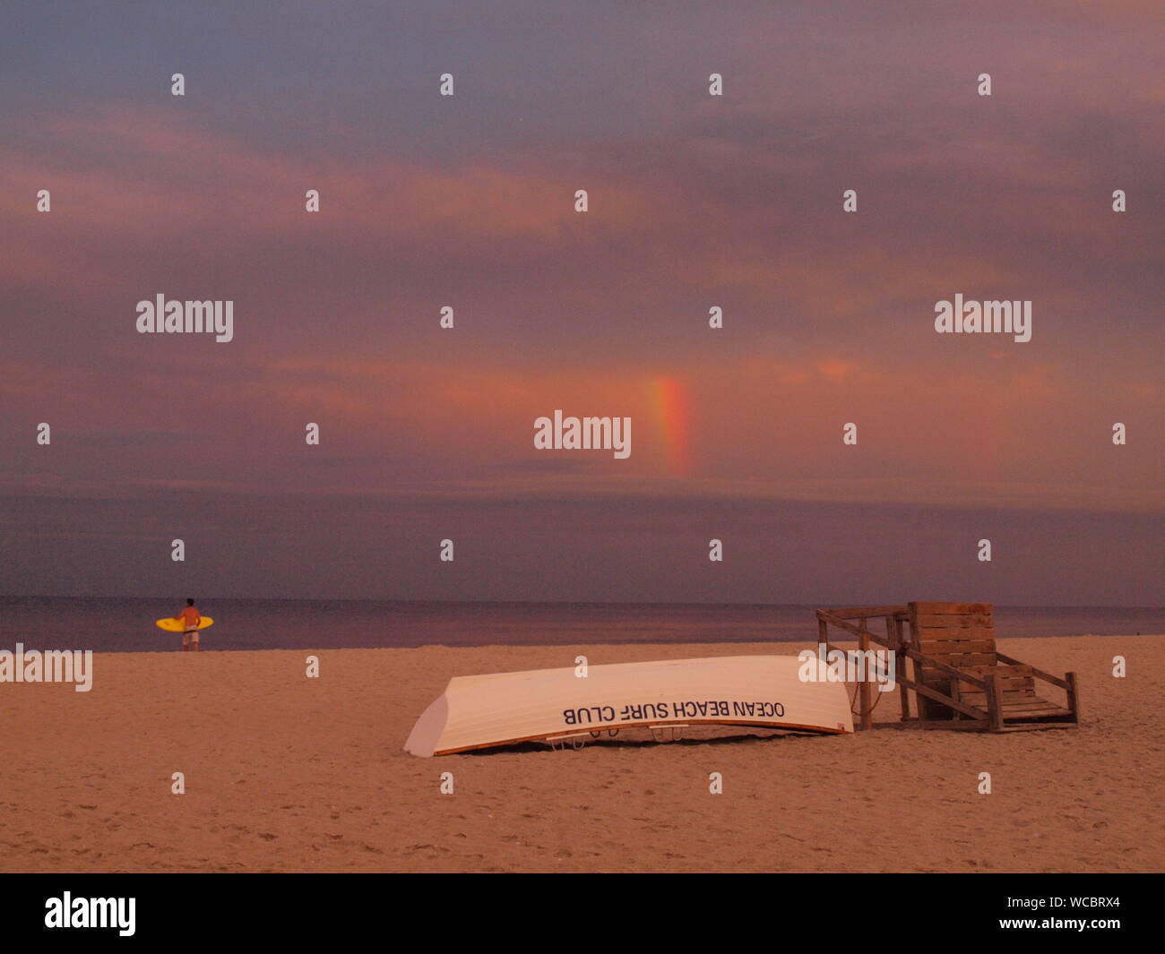 Rettungsboot und fernen regenbogen -Fotos und -Bildmaterial in hoher ...