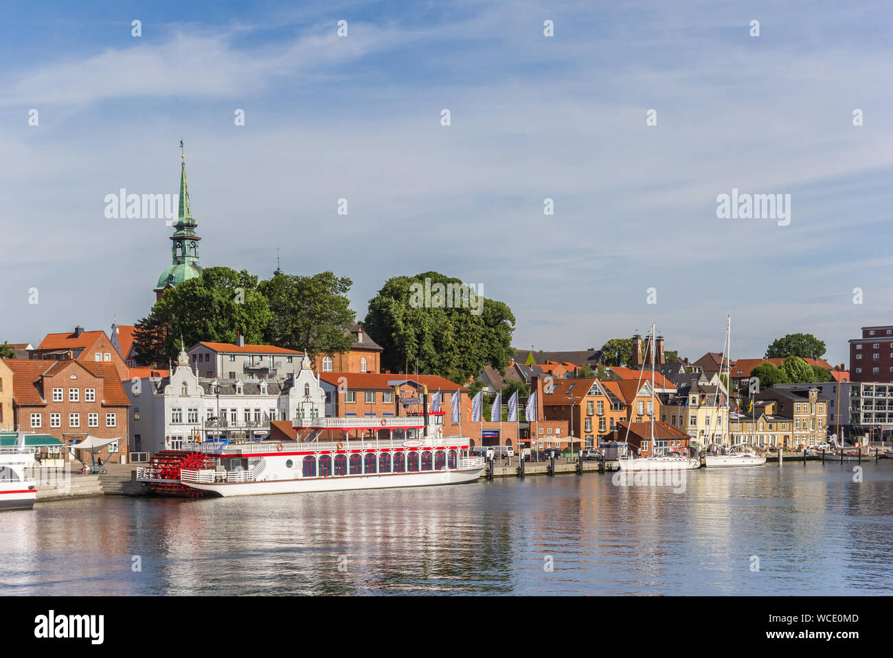 Historische altstadt mit wasserrad -Fotos und -Bildmaterial in hoher ...