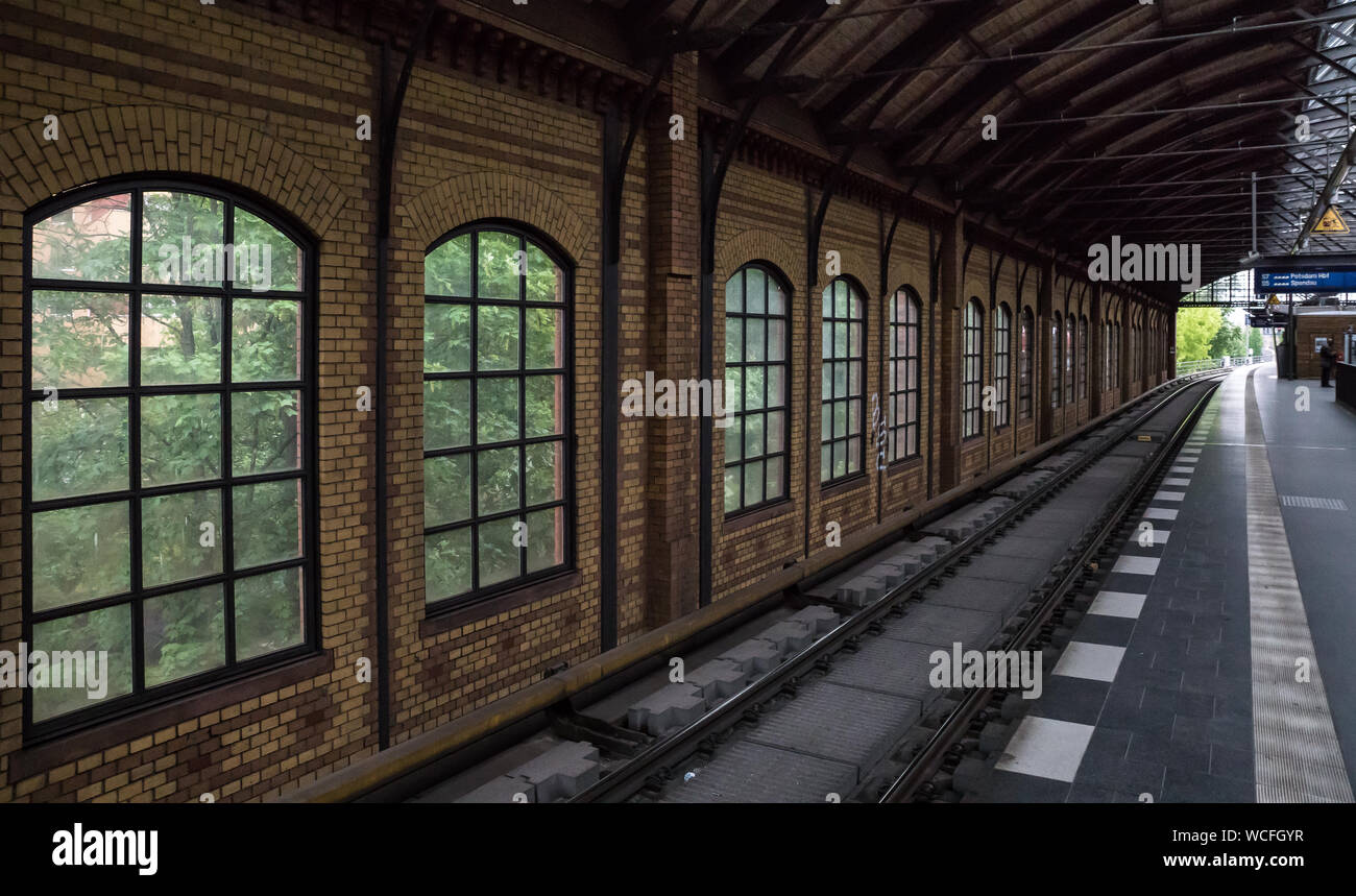 Berlin s bahn -Fotos und -Bildmaterial in hoher Auflösung – Alamy