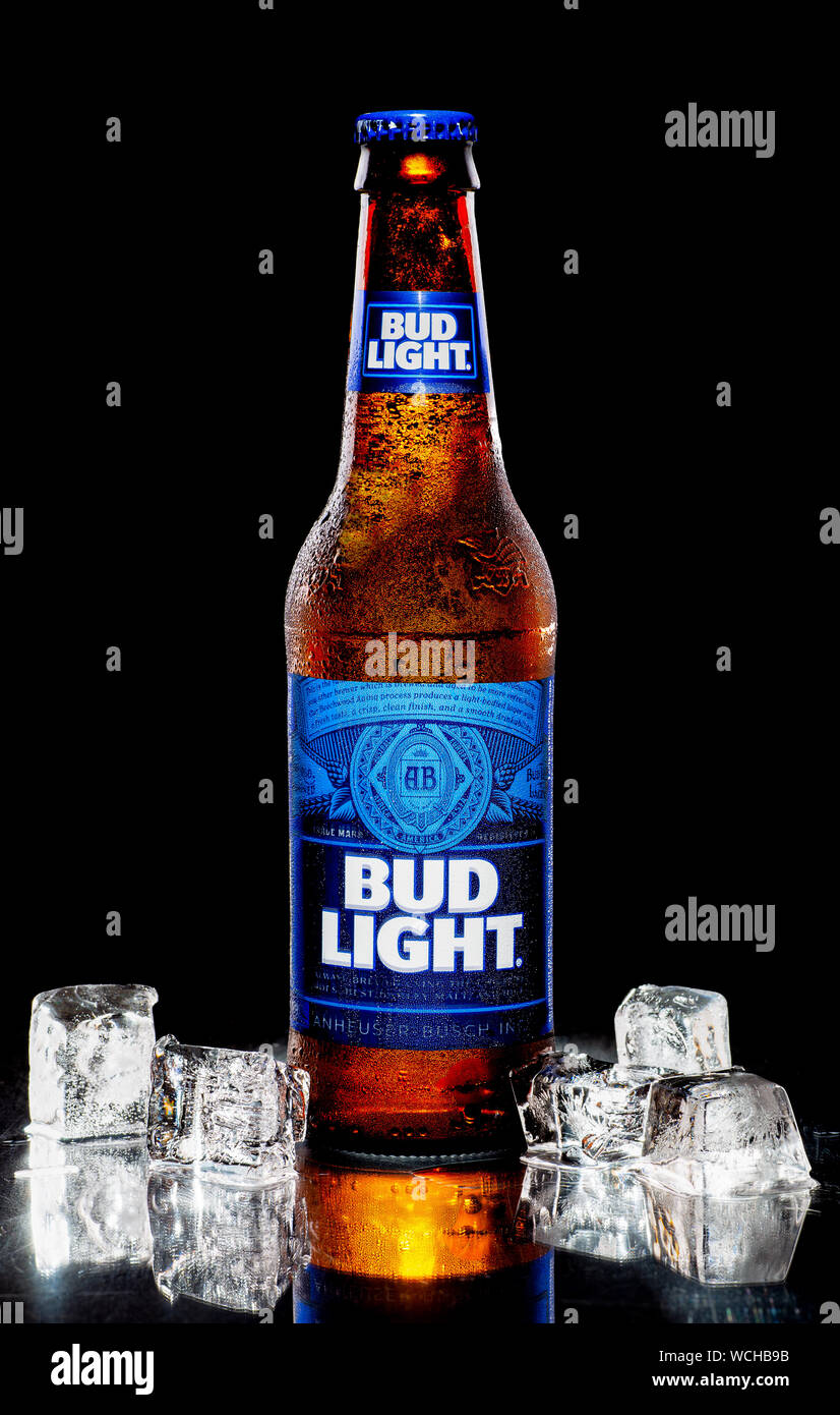 Budweiser beer bottle usa -Fotos und -Bildmaterial in hoher Auflösung ...