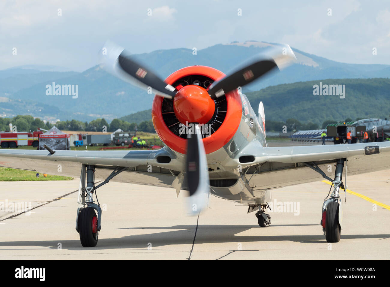 Yak 3u -Fotos und -Bildmaterial in hoher Auflösung – Alamy