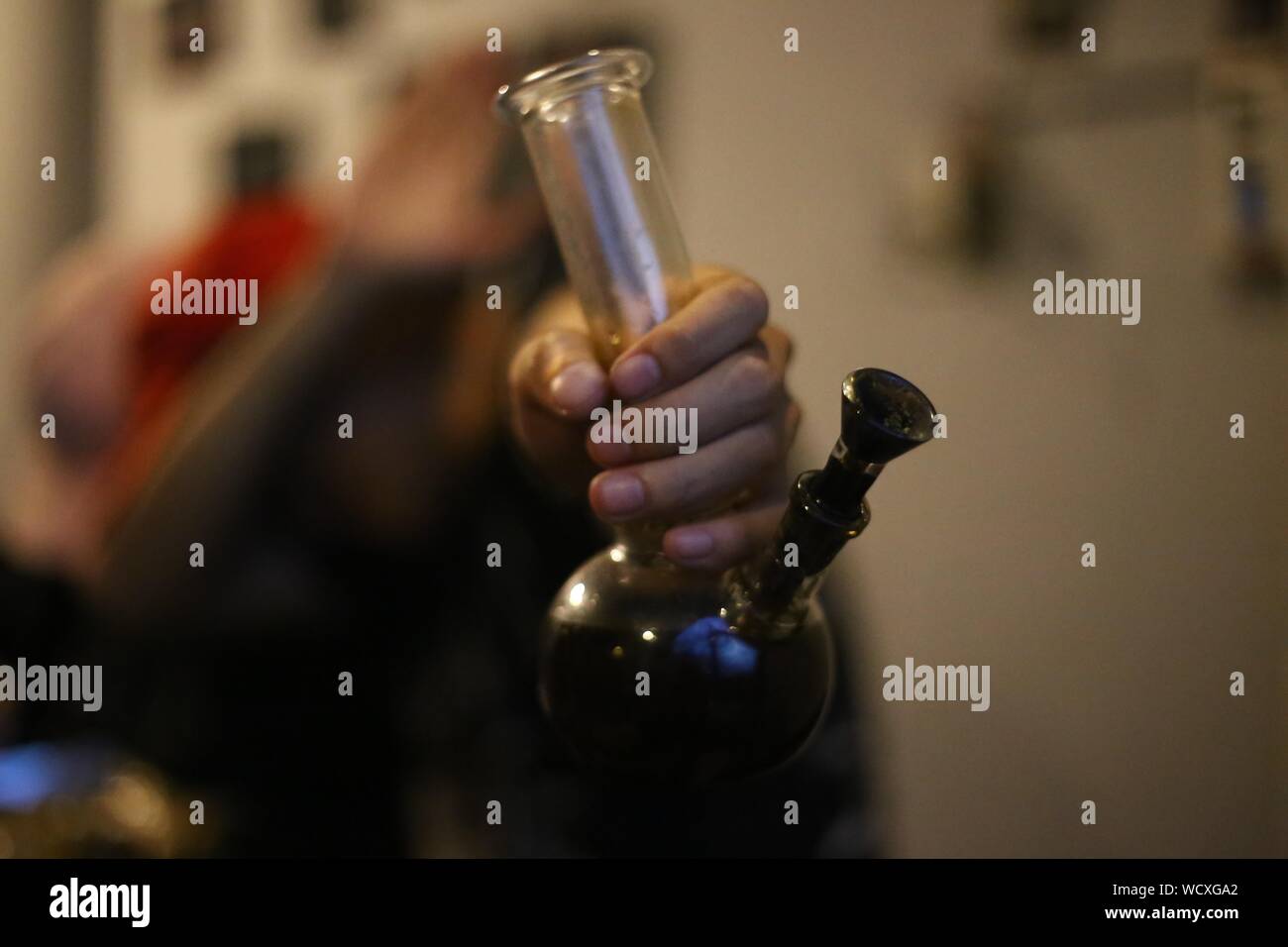 Hookah Man Stockfotos und -bilder Kaufen - Alamy