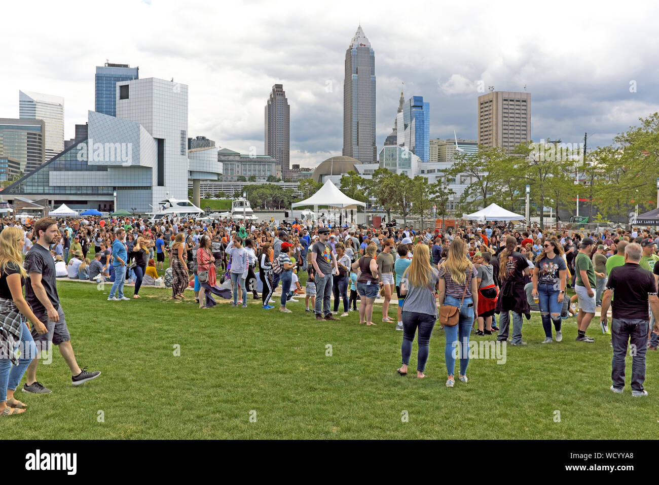 Menschen am cleveland seeufer Stockfotos und -bilder Kaufen - Alamy