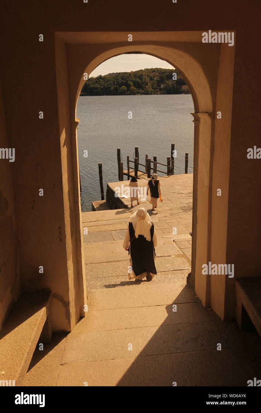 Drei torbogenansicht -Fotos und -Bildmaterial in hoher Auflösung – Alamy