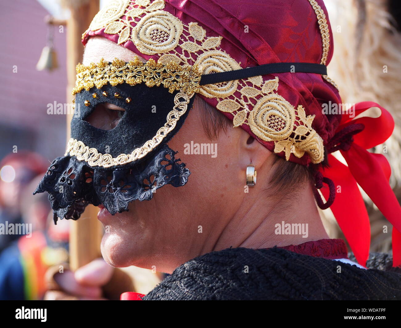 Black lace masquerade mask -Fotos und -Bildmaterial in hoher Auflösung ...