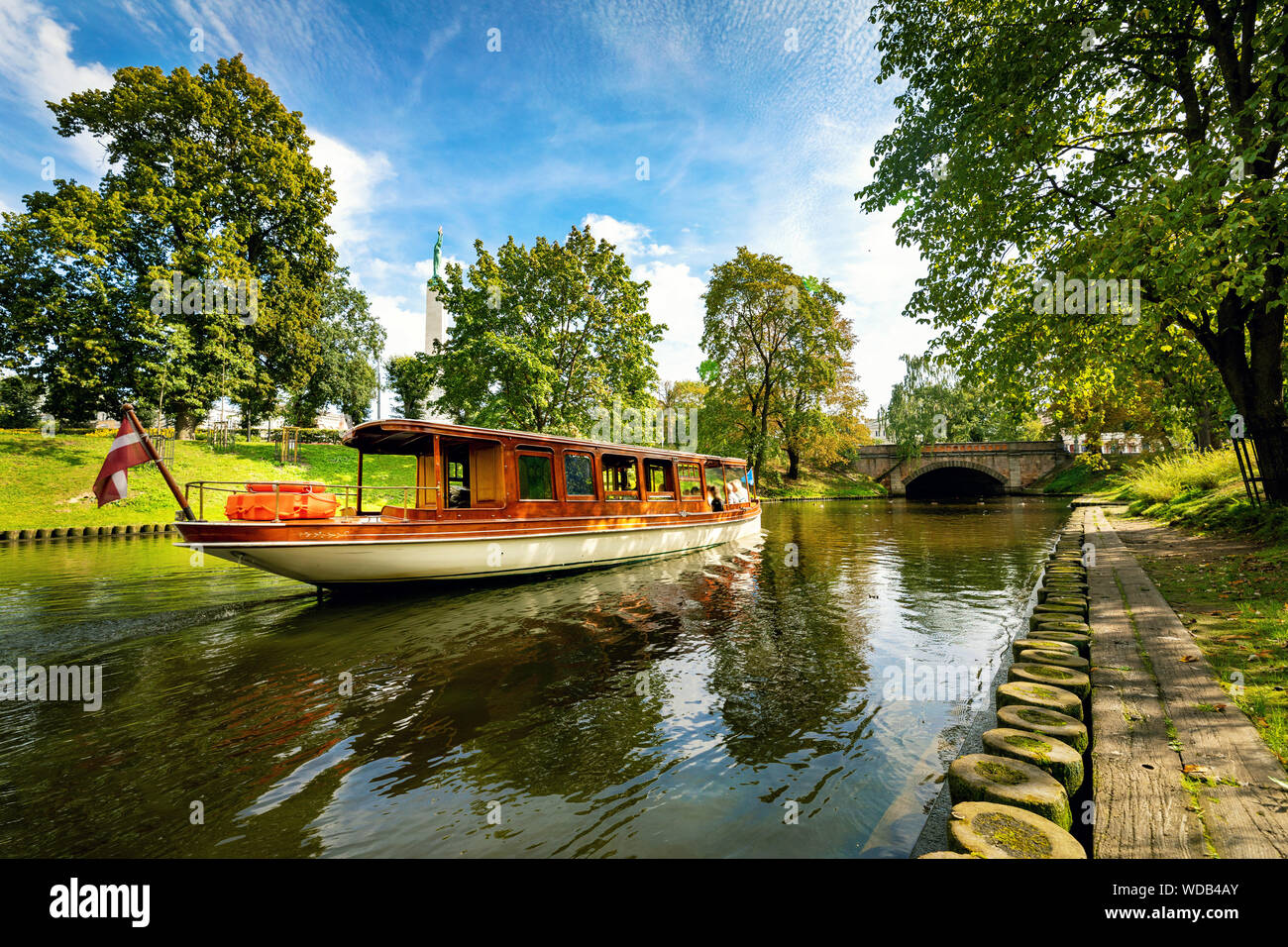 Bootstour auf dem kanal -Fotos und -Bildmaterial in hoher Auflösung – Alamy
