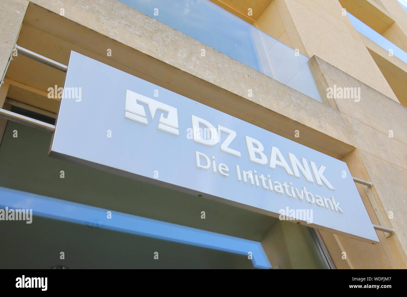 Dz bank logo -Fotos und -Bildmaterial in hoher Auflösung – Alamy