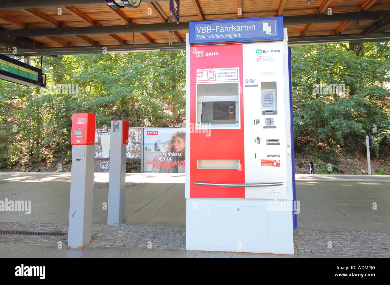 Train ticket germany -Fotos und -Bildmaterial in hoher Auflösung – Alamy