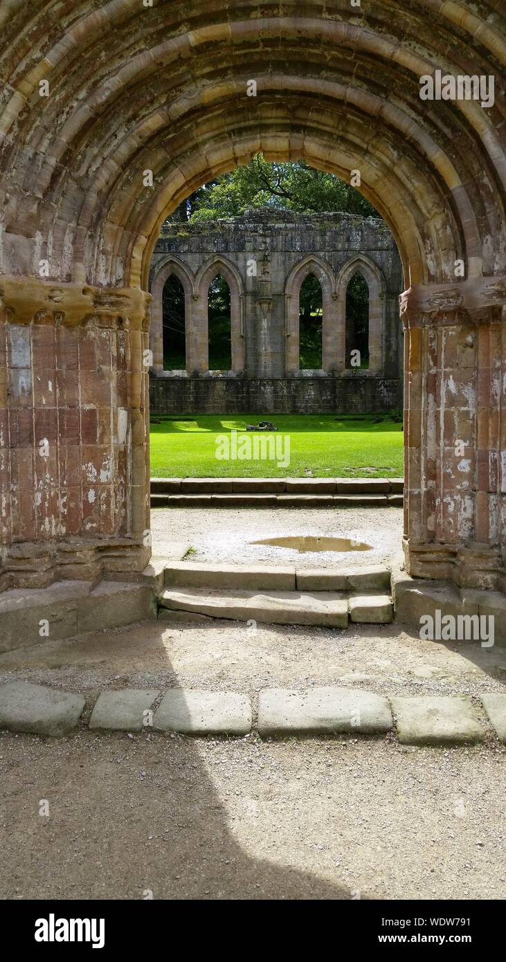 Historischer torbogen -Fotos und -Bildmaterial in hoher Auflösung – Alamy