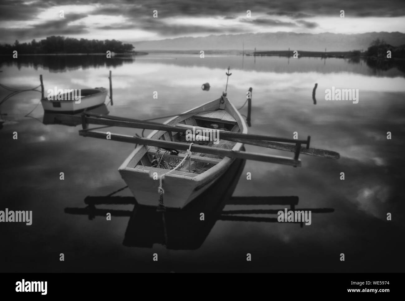 Boot Farben Schwarzweiß-Stockfotos und -bilder - Alamy